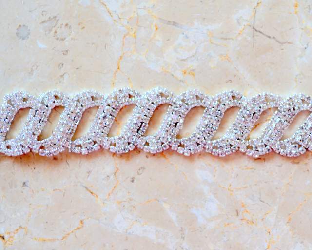 S-Curve Rhinestone Chain - Shine Trim